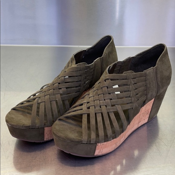 Sundance | Shoes | Chocolat Blu Sugarmill Olive Wedge Sandals New From ...